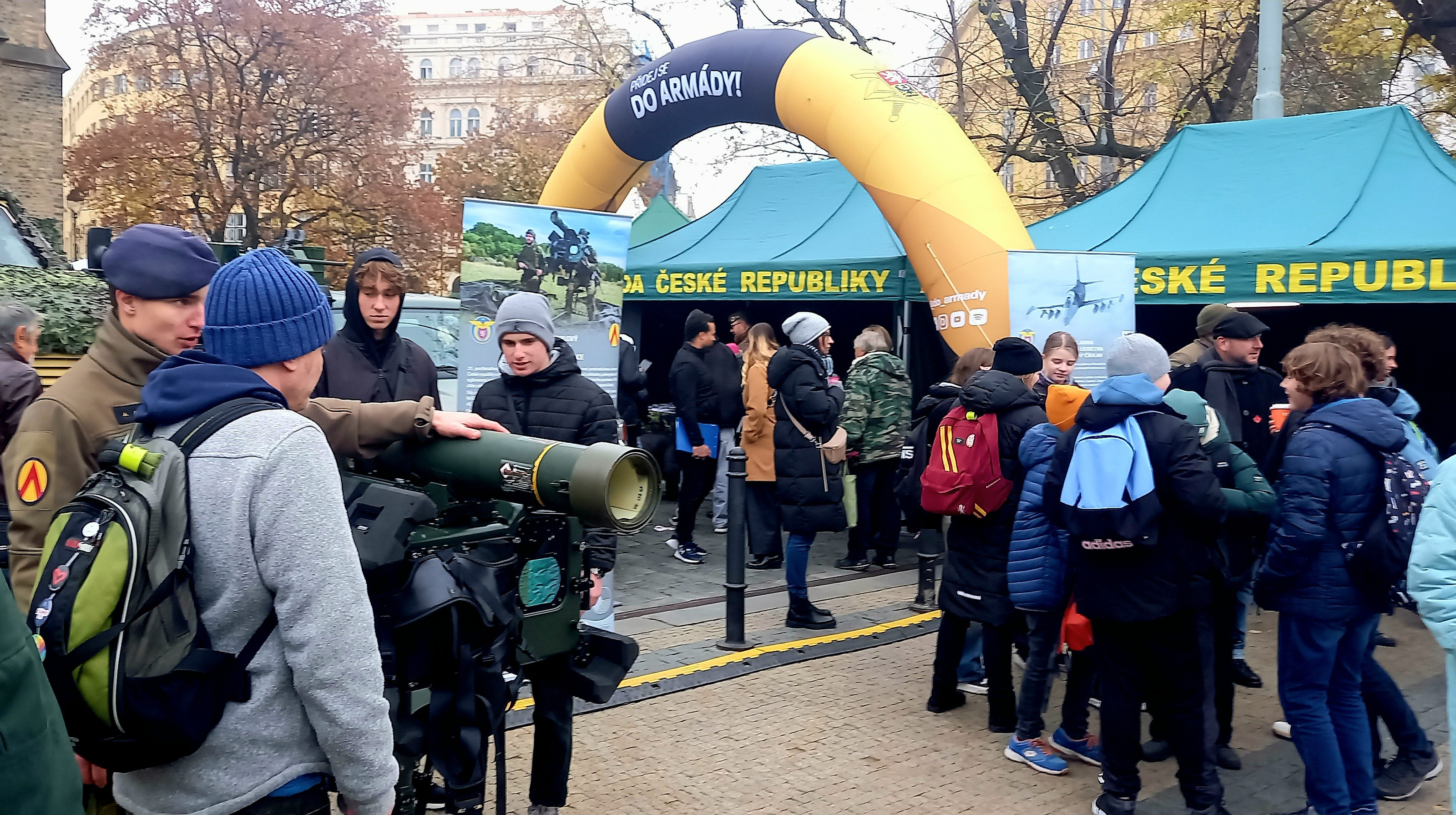 FOTO: Vlčí máky napříč Českem. Podívejte se, jak vypadaly u vás | Do armády