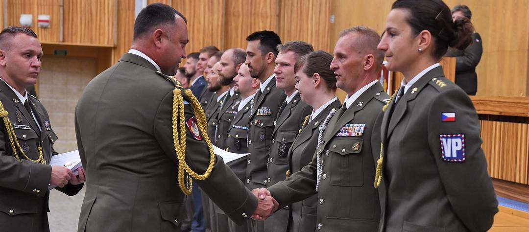 Vojenské hodnosti | Do armády